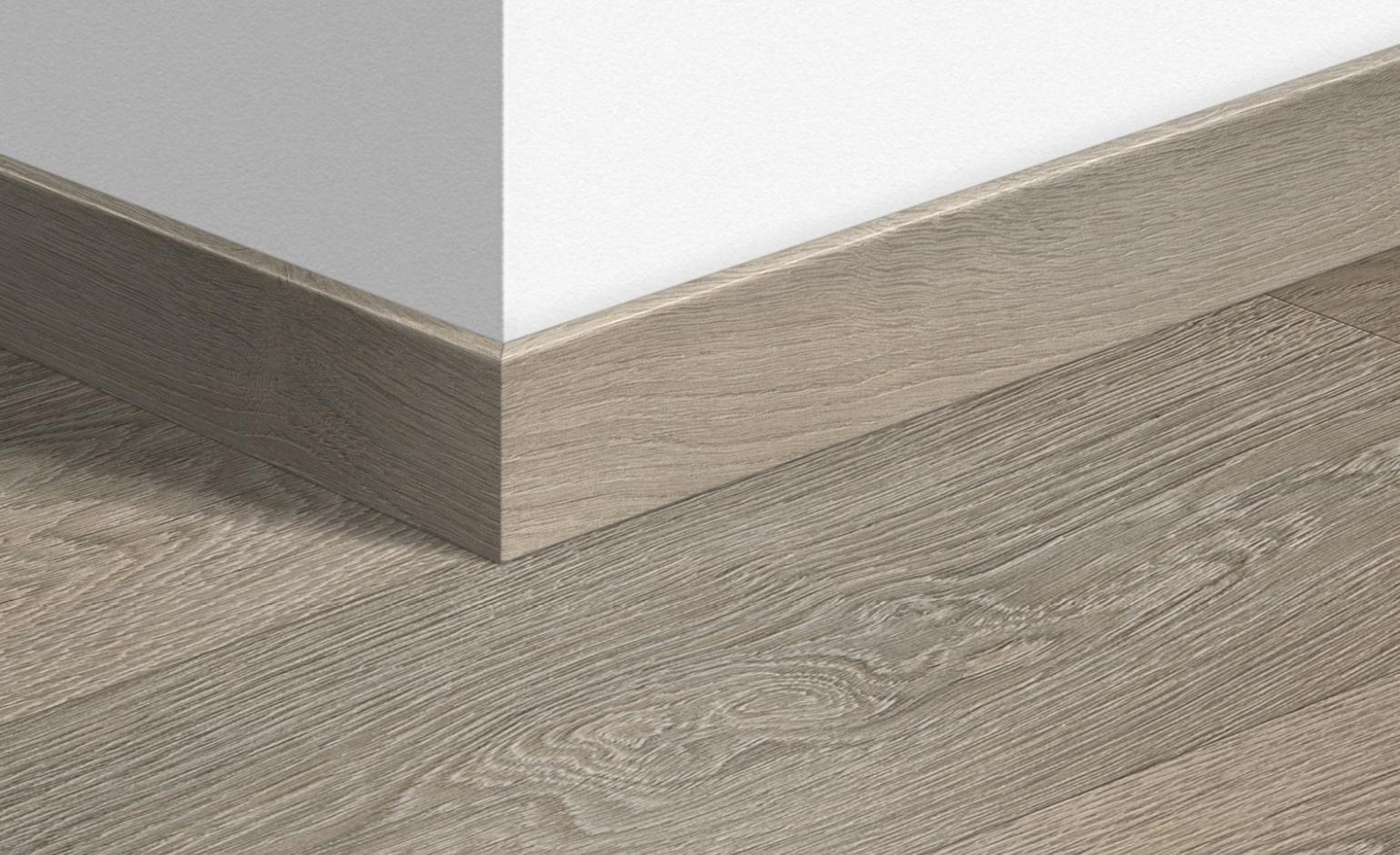 Plinthe, chêne vieilli gris clair, 5.80 x 240 cm | Saint Maclou