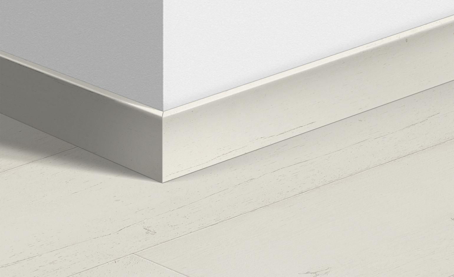 Plinthe, Chêne peint blanc, 5.80 x 240 cm | Saint Maclou